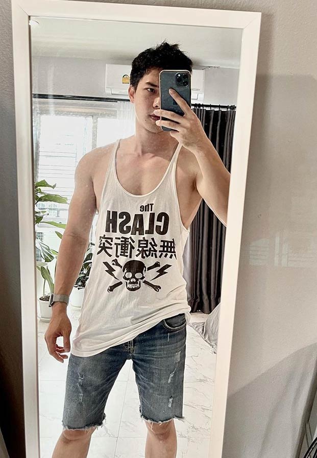 เปิดวาร์ป นายแบบหนุ่มหล่อ มิว วนิชพงศ์ ซิกแพคแน่น แซ่บโดนใจ