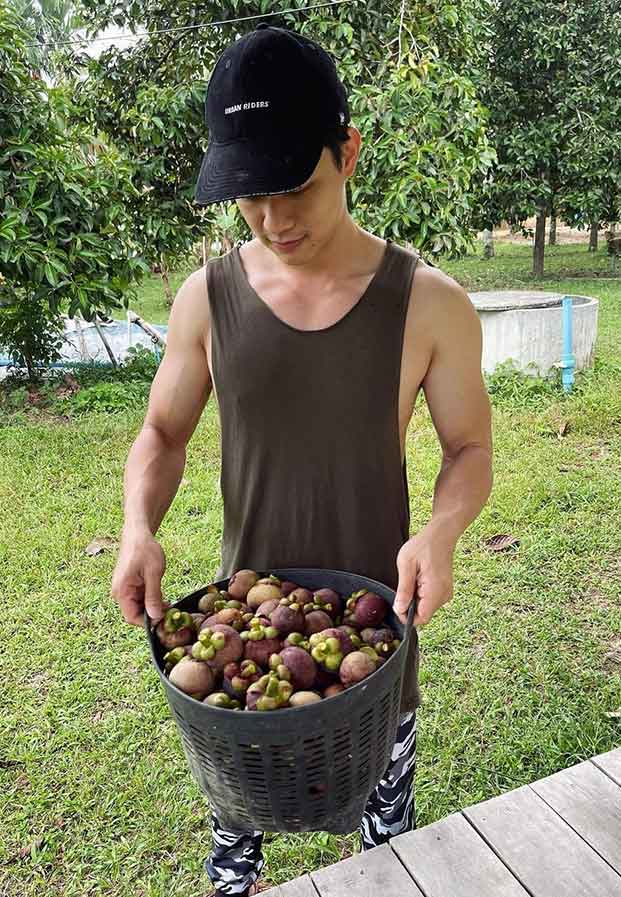 เปิดวาร์ป นายแบบหนุ่มหล่อ มิว วนิชพงศ์ ซิกแพคแน่น แซ่บโดนใจ