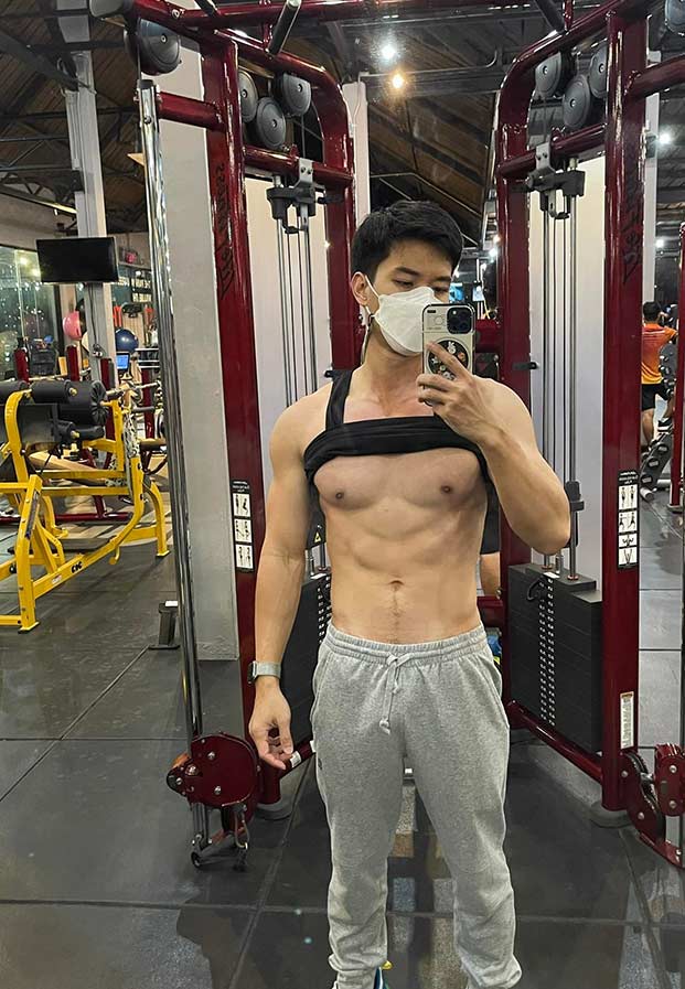 เปิดวาร์ป นายแบบหนุ่มหล่อ มิว วนิชพงศ์ ซิกแพคแน่น แซ่บโดนใจ