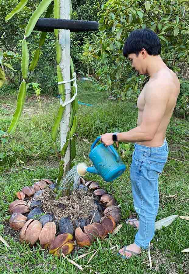 เปิดวาร์ป นายแบบหนุ่มหล่อ มิว วนิชพงศ์ ซิกแพคแน่น แซ่บโดนใจ