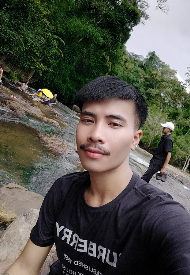 เปิดวาร์ป Phayu Greg payu หนุ่มลาวลำใหญ่ ดาวยั่วทวิต ขวัญใจกะเทยไทย