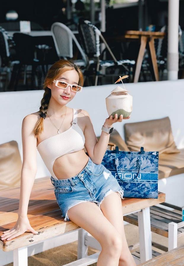 Yada Ariyaon เปิดวาร์ป เน็ตไอดอลสาวความแซ่บเสียวซาบซ่านระดับพริกสิบเม็ด