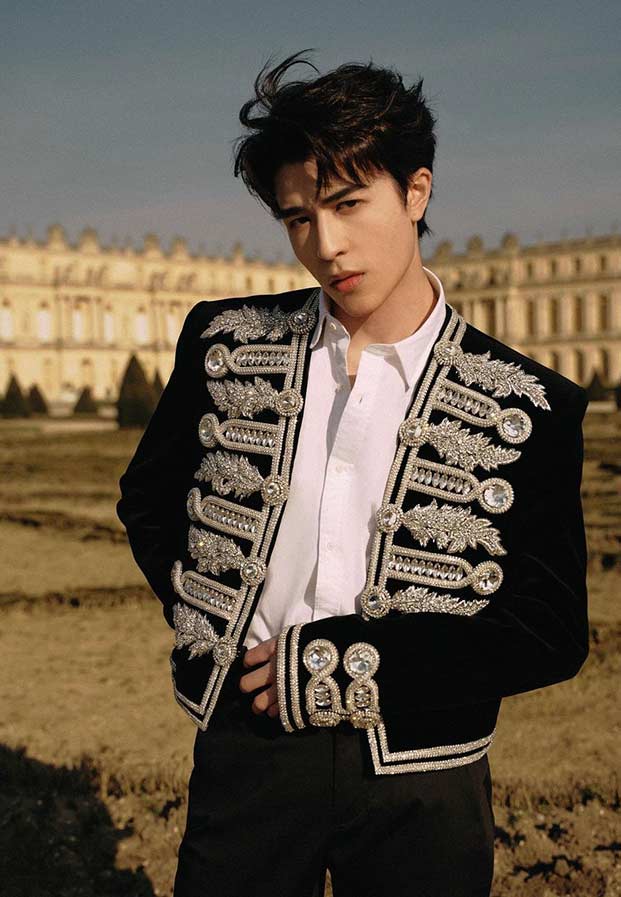 แพทริค INTO1 ศิลปินบอยแบน หล่อออร่าจับ ขวัญใจสาวๆ