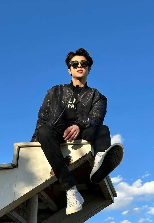 แพทริค INTO1 ศิลปินบอยแบน หล่อออร่าจับ ขวัญใจสาวๆ