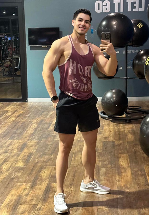 Nawin Wannvong หนุ่มหล่อหุ่นแซ่บ ซิกแพคแน่น เป้าตุงโดนใจ