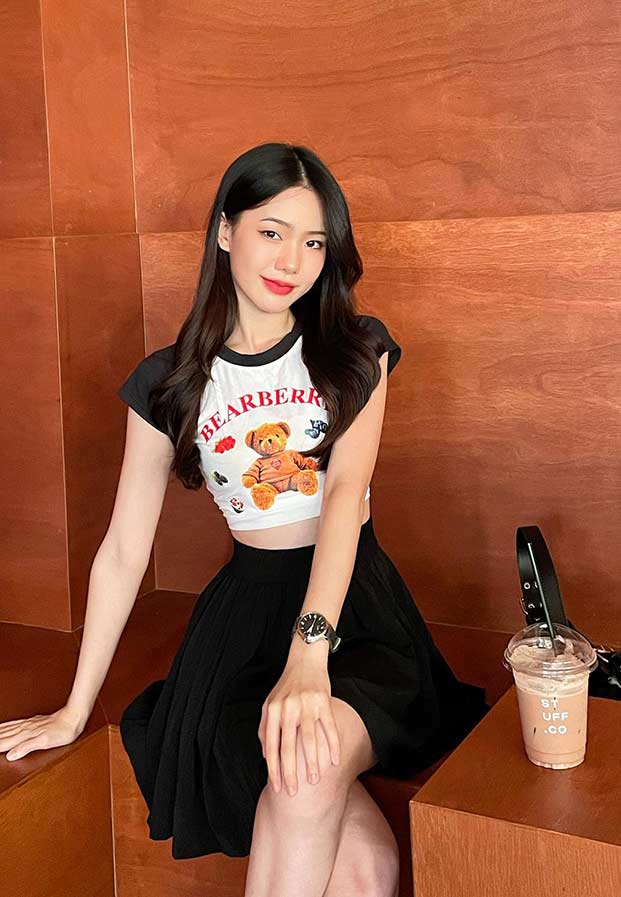 Earn Piyakorn สาวน่ารัก อวดหุ่นเซ็กซี่ ร้อนแรงเกินต้าน