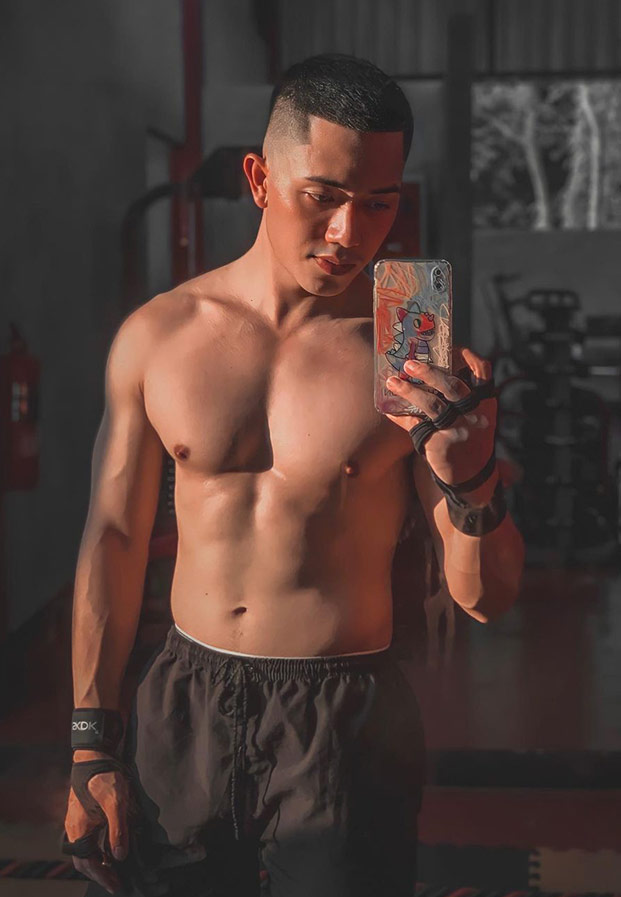 Pete Thongnork เปิดวาร์ป หนุ่มหน้าหวาน ซิกแพคแน่นๆ เร้าใจ