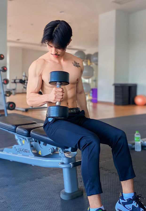 วาร์ป Peerasak Dokkaew หนุ่มหล่อกล้ามเนื้อแน่น งานดีสุด - ต่อยหอย เกาะติดเน็ตไอดอลดัง เมาท์มอย ...