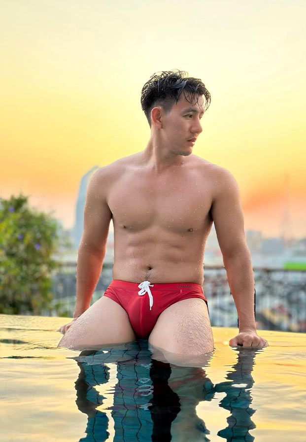 Sky Phanuwat หนุ่มหล่อเข้ม ดีกรีนายแบบหุ่นสวยเซ็กซี่มาก