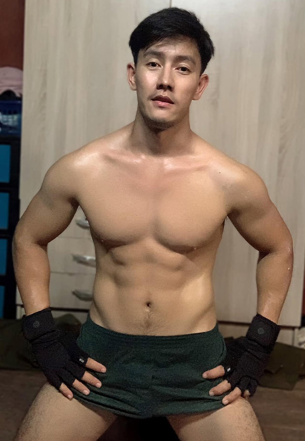 Sky Phanuwat หนุ่มหล่อเข้ม ดีกรีนายแบบหุ่นสวยเซ็กซี่มาก